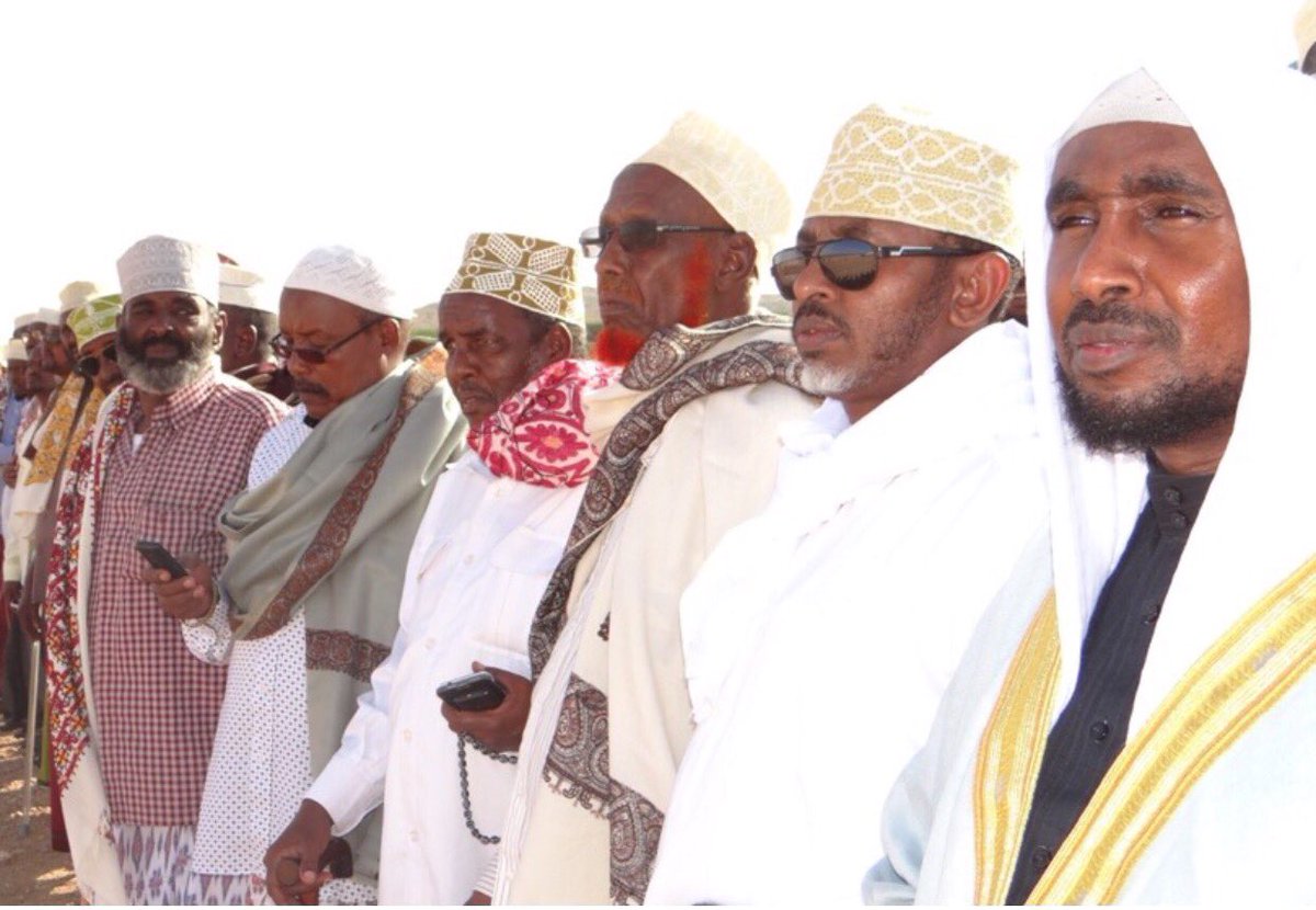 Somali men; bring back traditional Somali clothing | Page 4 | Somali ...