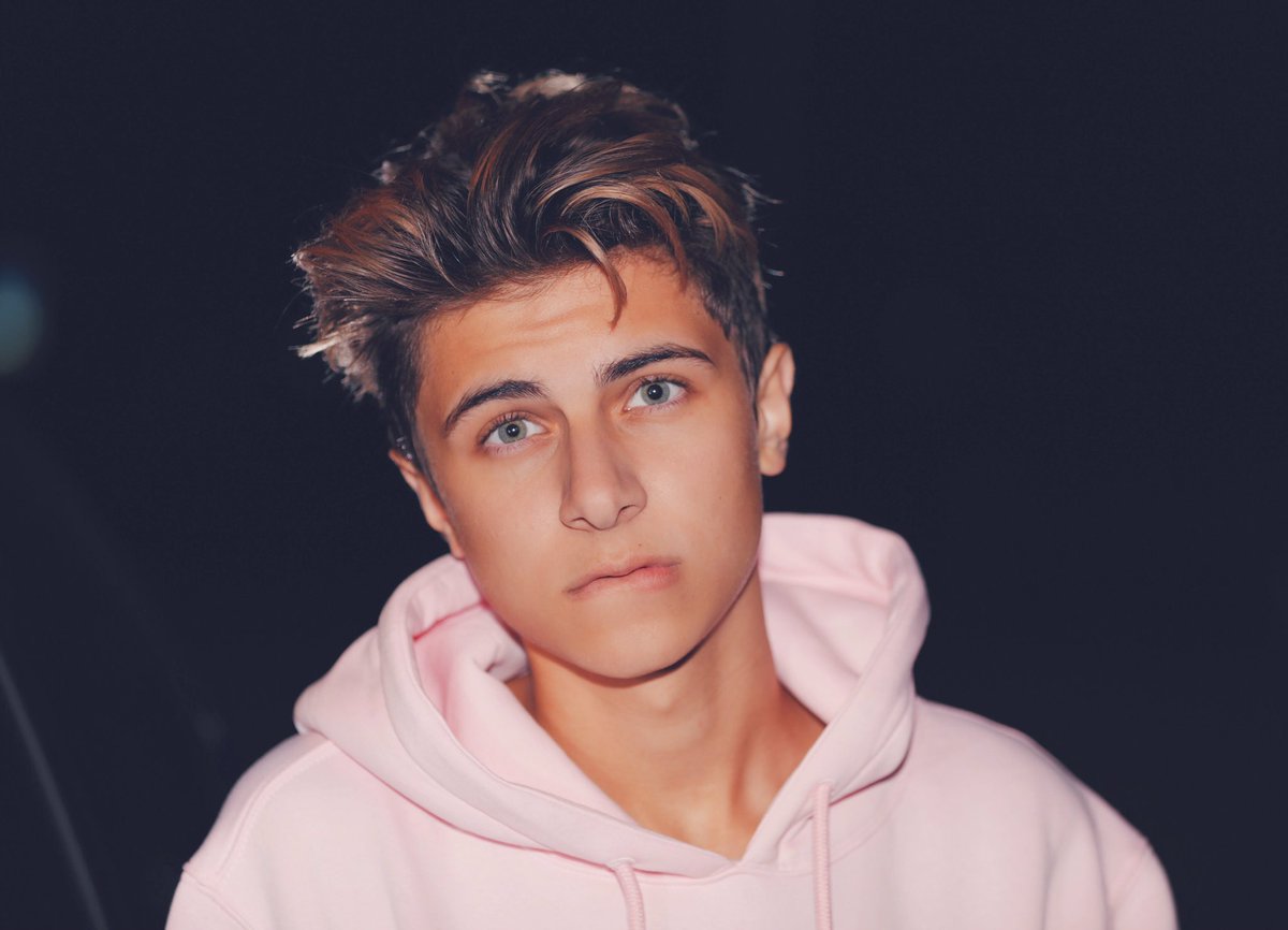 Sarah Rieger's Instagram, Twitter & Facebook on IDCrawl