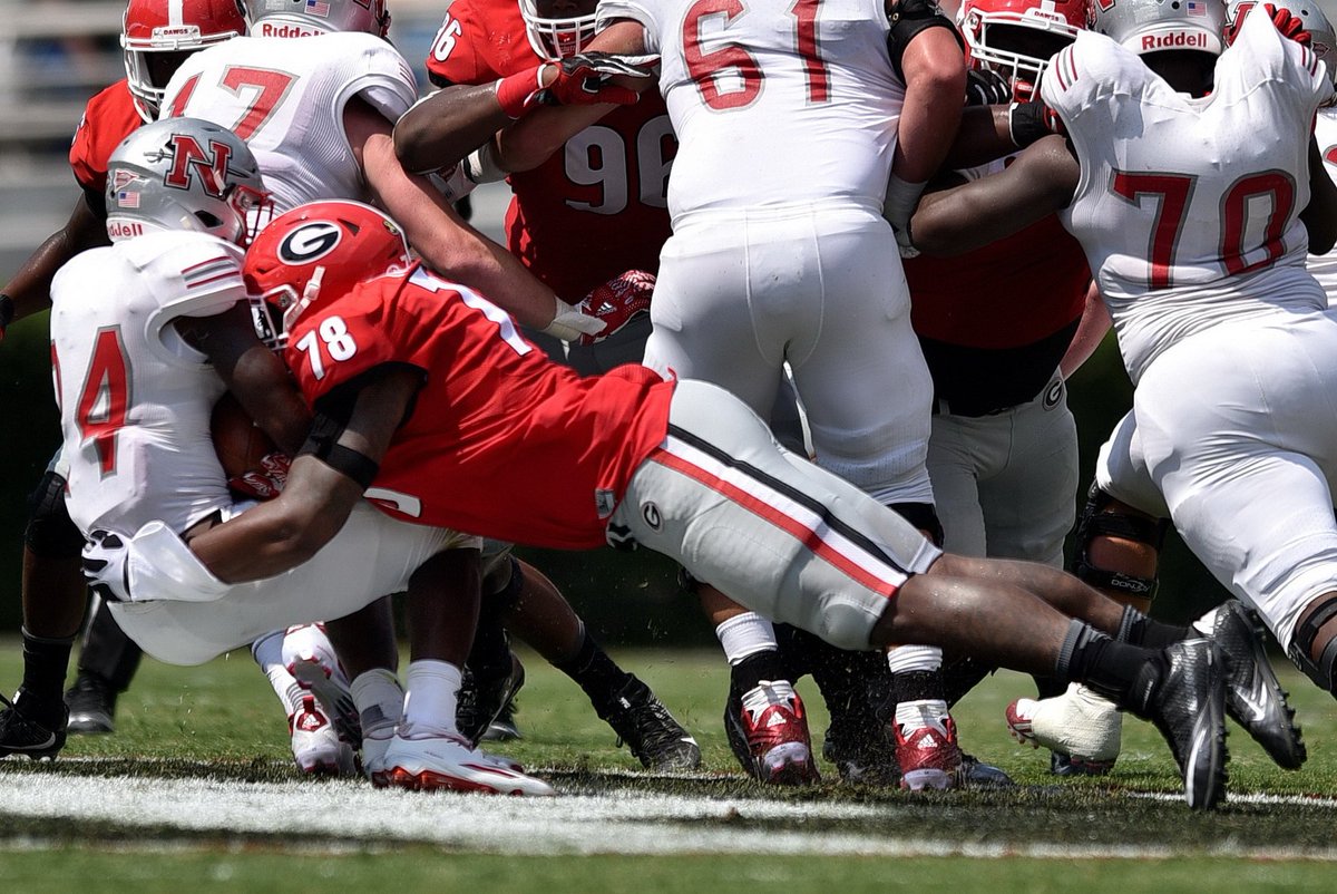 Trenton Thompson had a monster game for UGA today. This hit was nasty ...