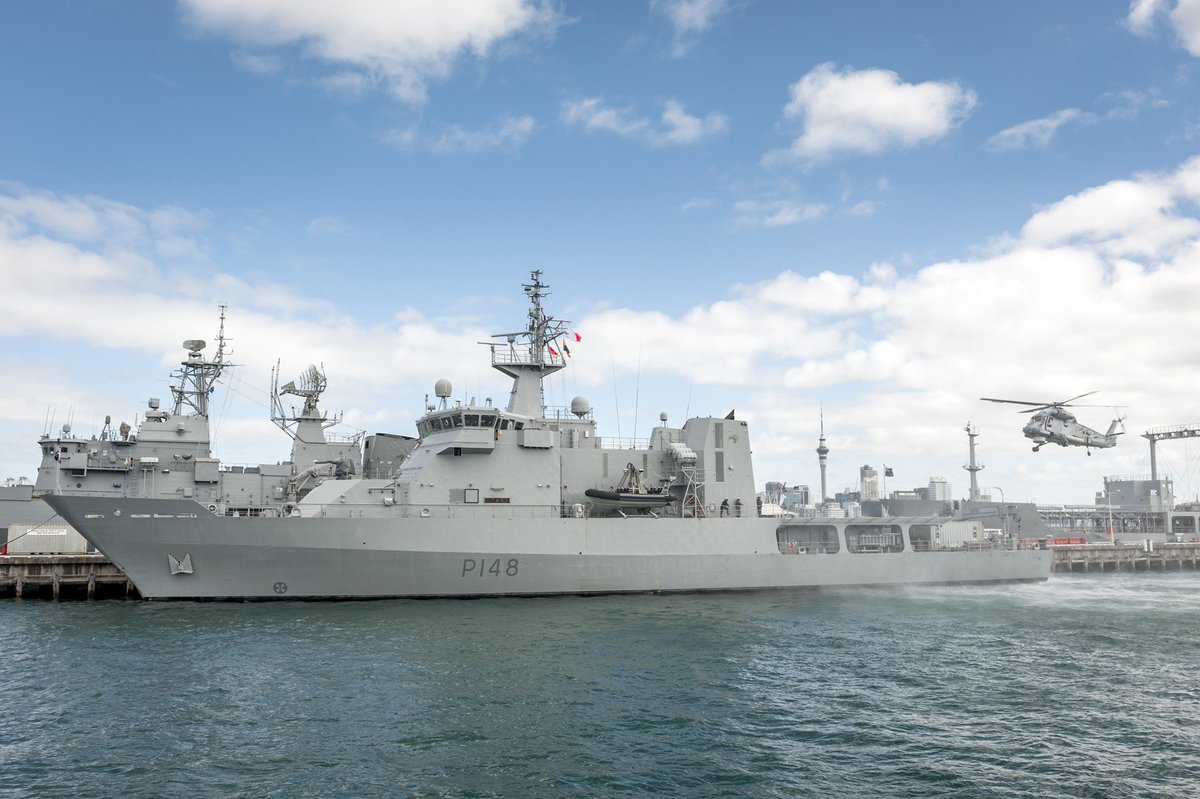 RNZN Otago (Protector class OPV) in Auckland has a A Kaman SH-2G(I ...