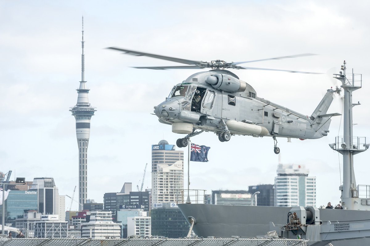 A Kaman SH-2G(I) embarks on RNZN Otago (Protector class OPV) in ...