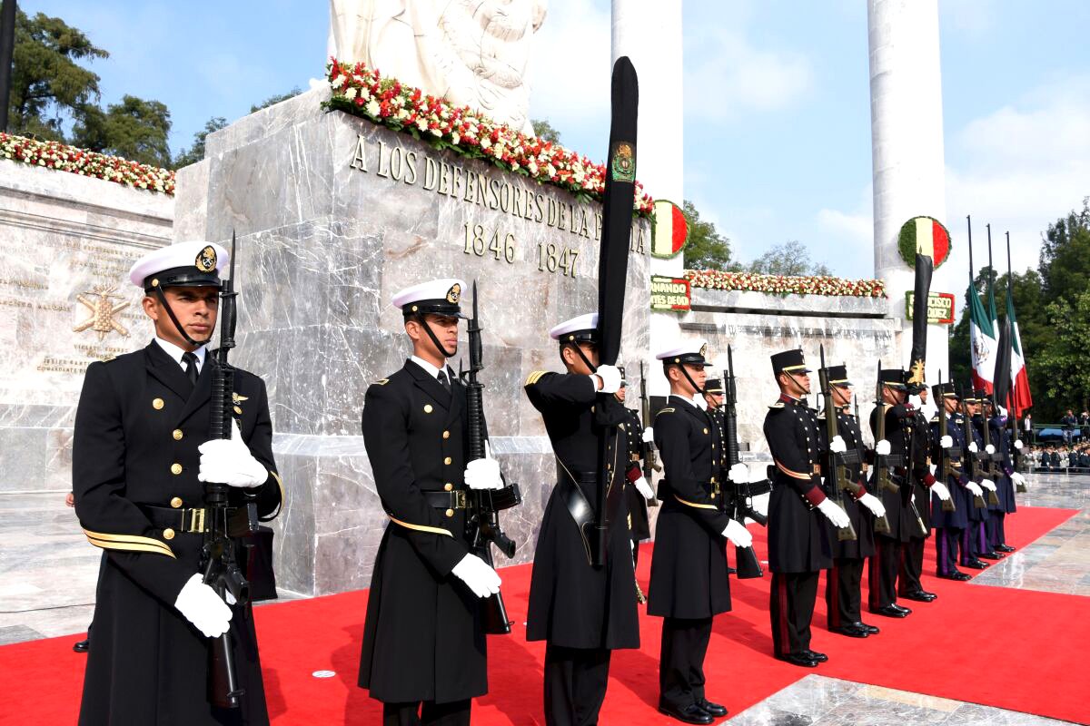Niños Héroes Nación : Cadetes HENM HCM rinden homenaje Niños Héroes ...