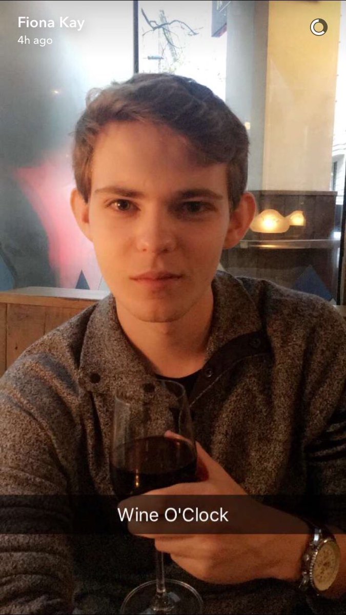 Robbie Kay Shirtless