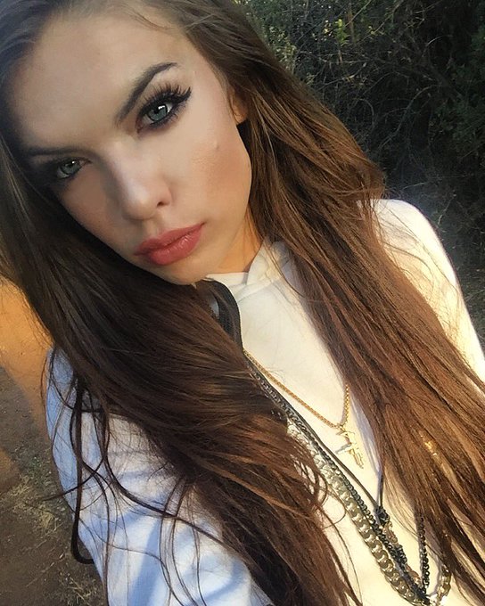 TW Pornstars - Zoë Large. Pictures and videos from Twitter.