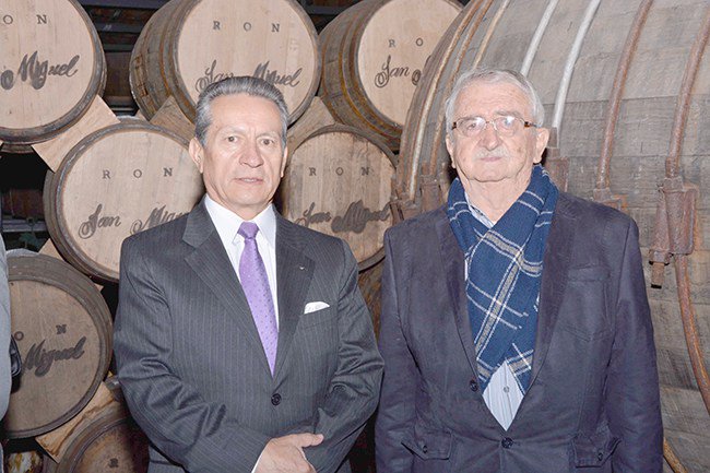 Claudio Patiño, Teodoro Vega | Diario El Mercurio | Scoopnest