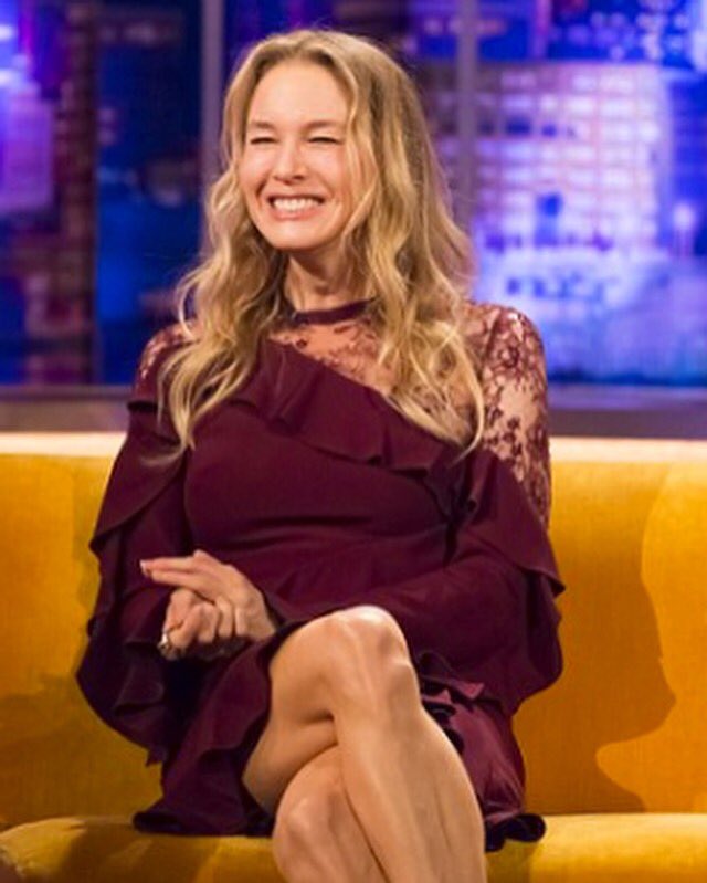 Positive vibes your way from a glowing Renée Zellweger in ELIE SAAB ...