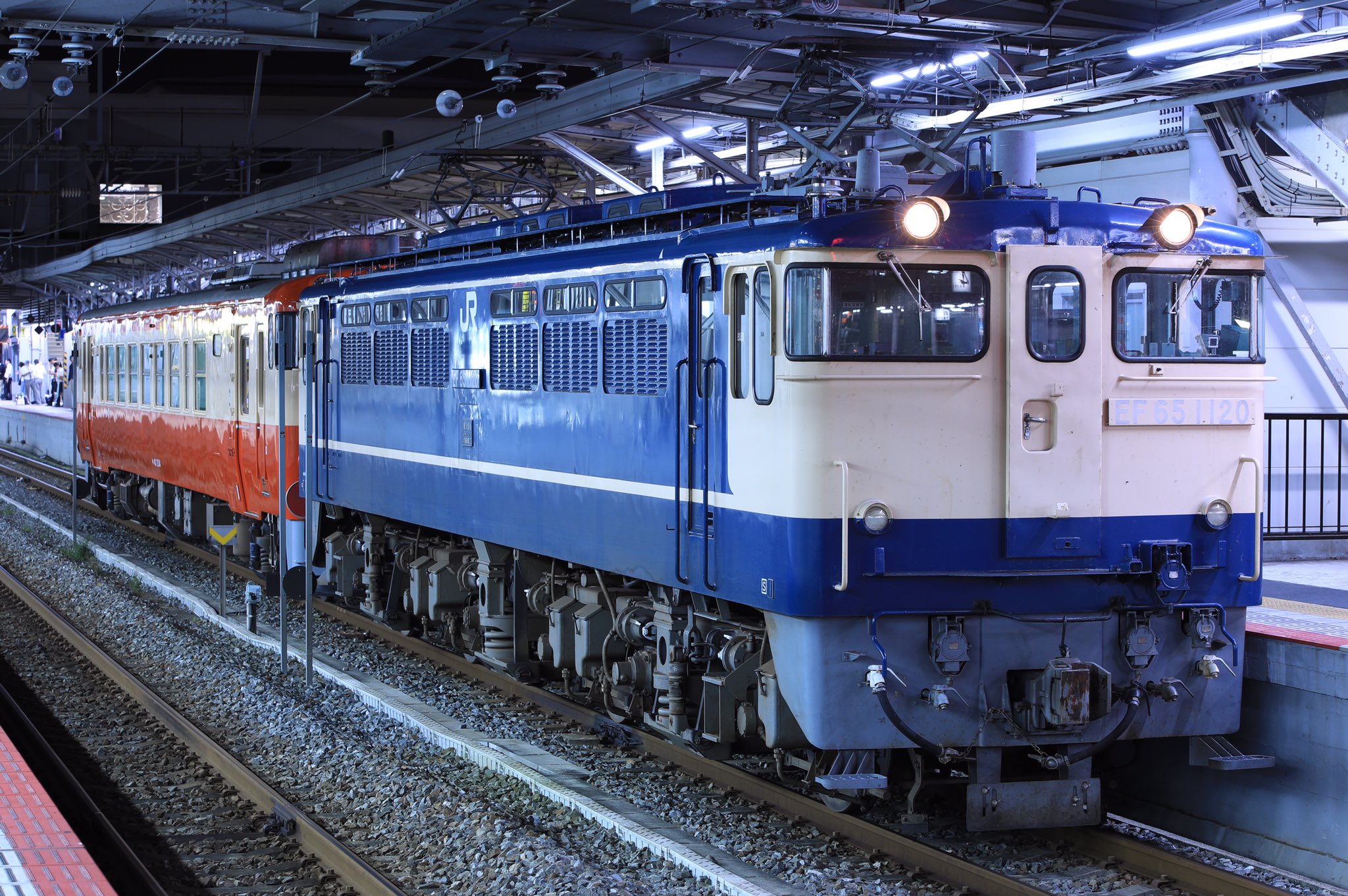 かなりあさん家のレールガンくん on Twitter: "9/23 配9376レ EF65+キハ40 岡山駅 https://t.co/jDxuasEAUM" / Twitter