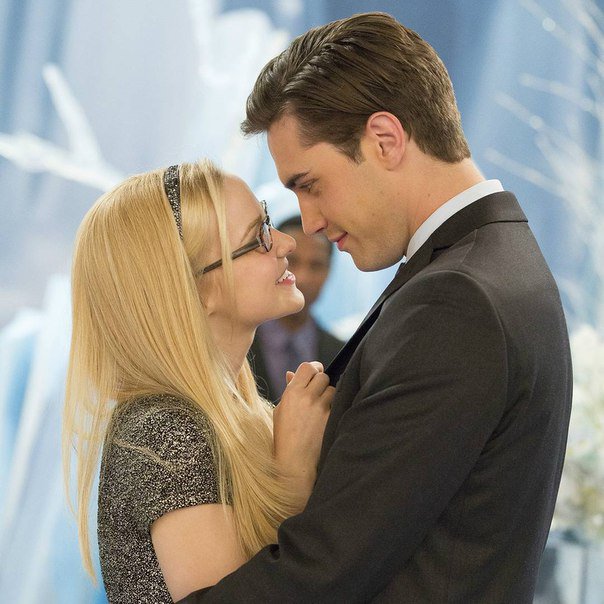 Liv And Maddie Diggy And Maddie Kiss