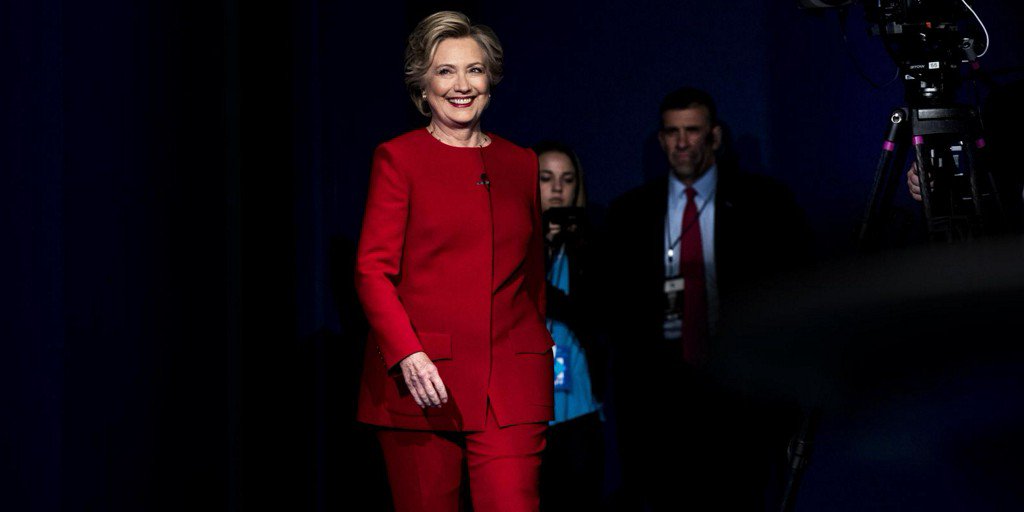The Best Twitter Reactions to Hillary Clinton's Red Power Suit | Scoopnest