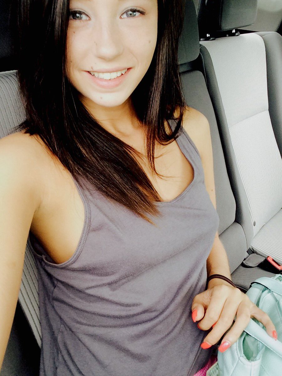 Carolina Sweets's Instagram, Twitter & Facebook on IDCrawl