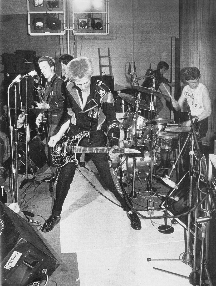 The Clash Live 1977