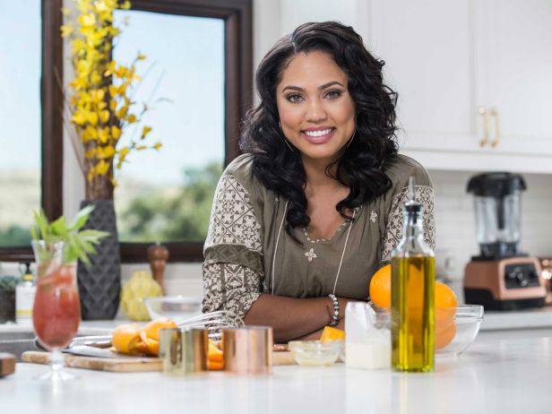 First Look at Ayesha Curry's New Show: Ayesha Homemade Premiering Oct ...