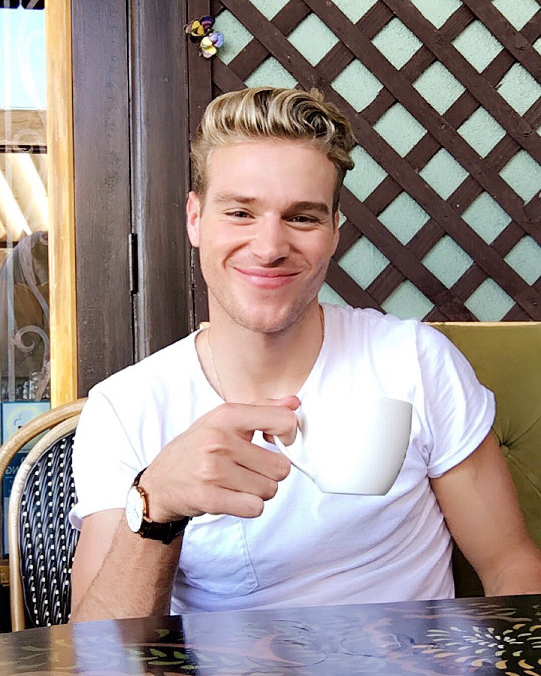 matthew-noszka-on-twitter-i-love-a-good-white-t-https-t-co