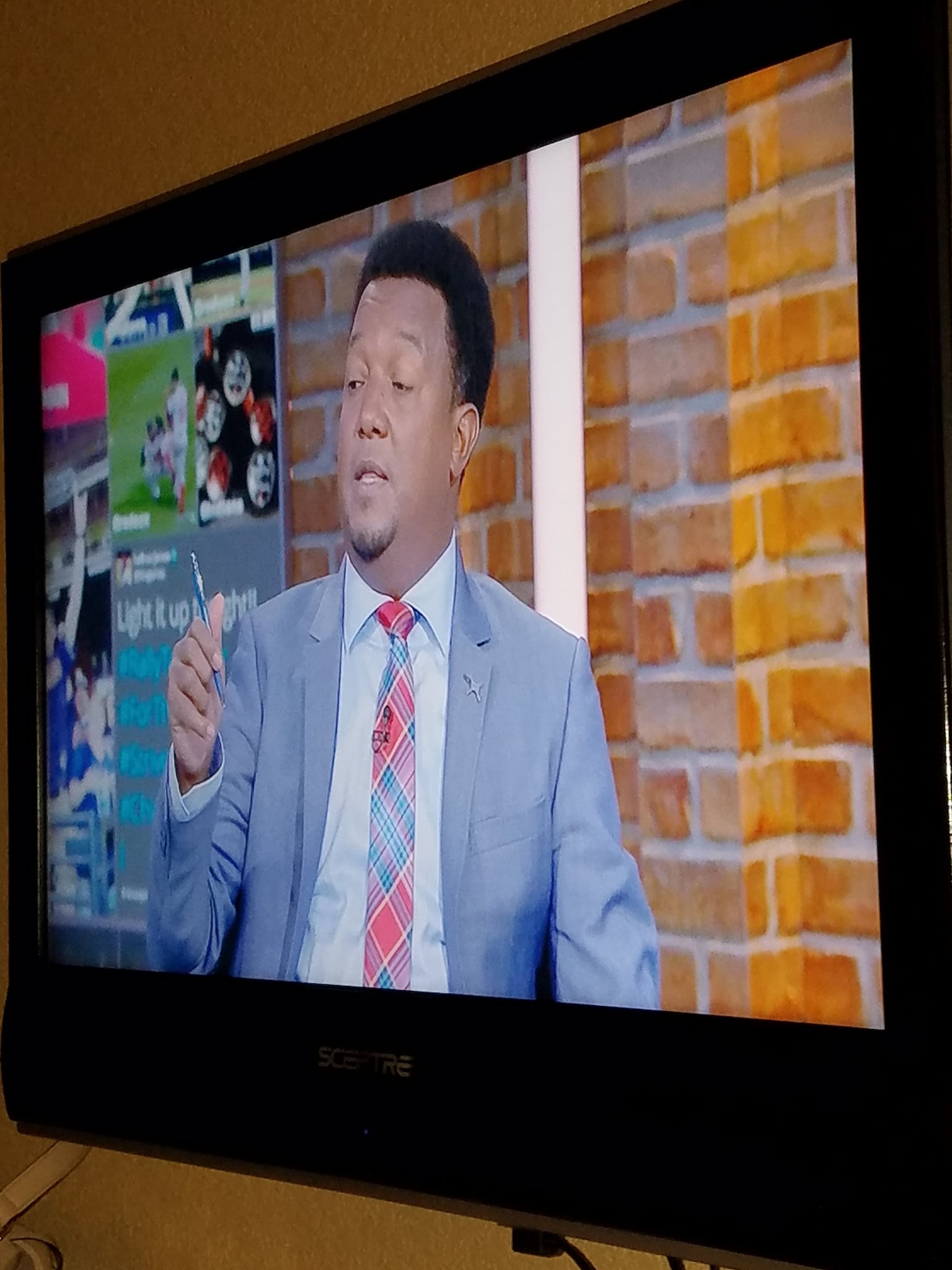 Mike Wickett 🇺🇲🎙🏈🏀👨‍👧‍👧👩‍👦🤘🚀 on Twitter: "When did Pedro Martinez get fat? That chin though ...