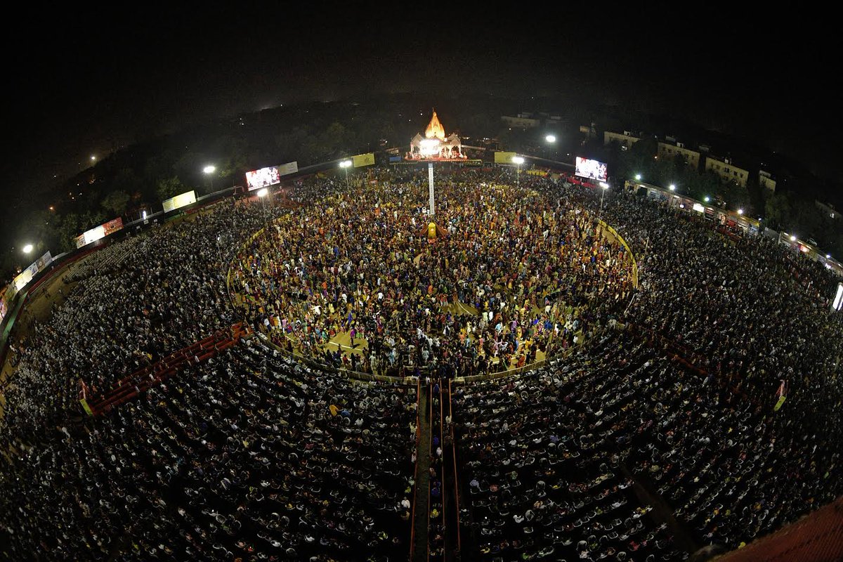 In pictures: 21,000 oil lamps create Mataji’s footprint at this Garba ...