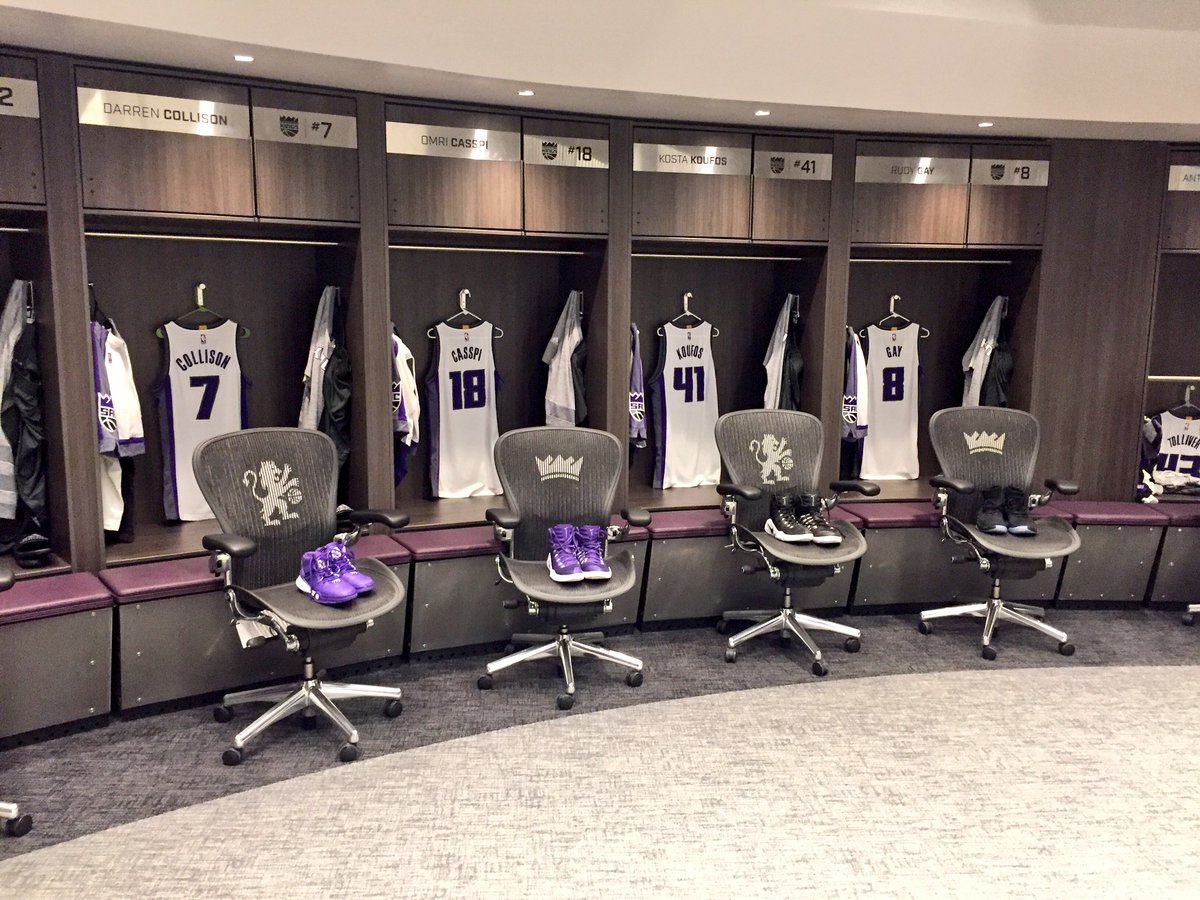 New locker room looking 🔥 https://t.co/Au5TZ4oByM - Basketball ...