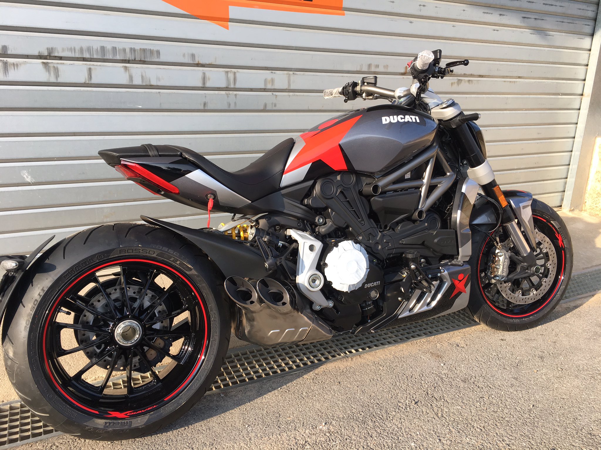 Ducati Diavel Custom Paint