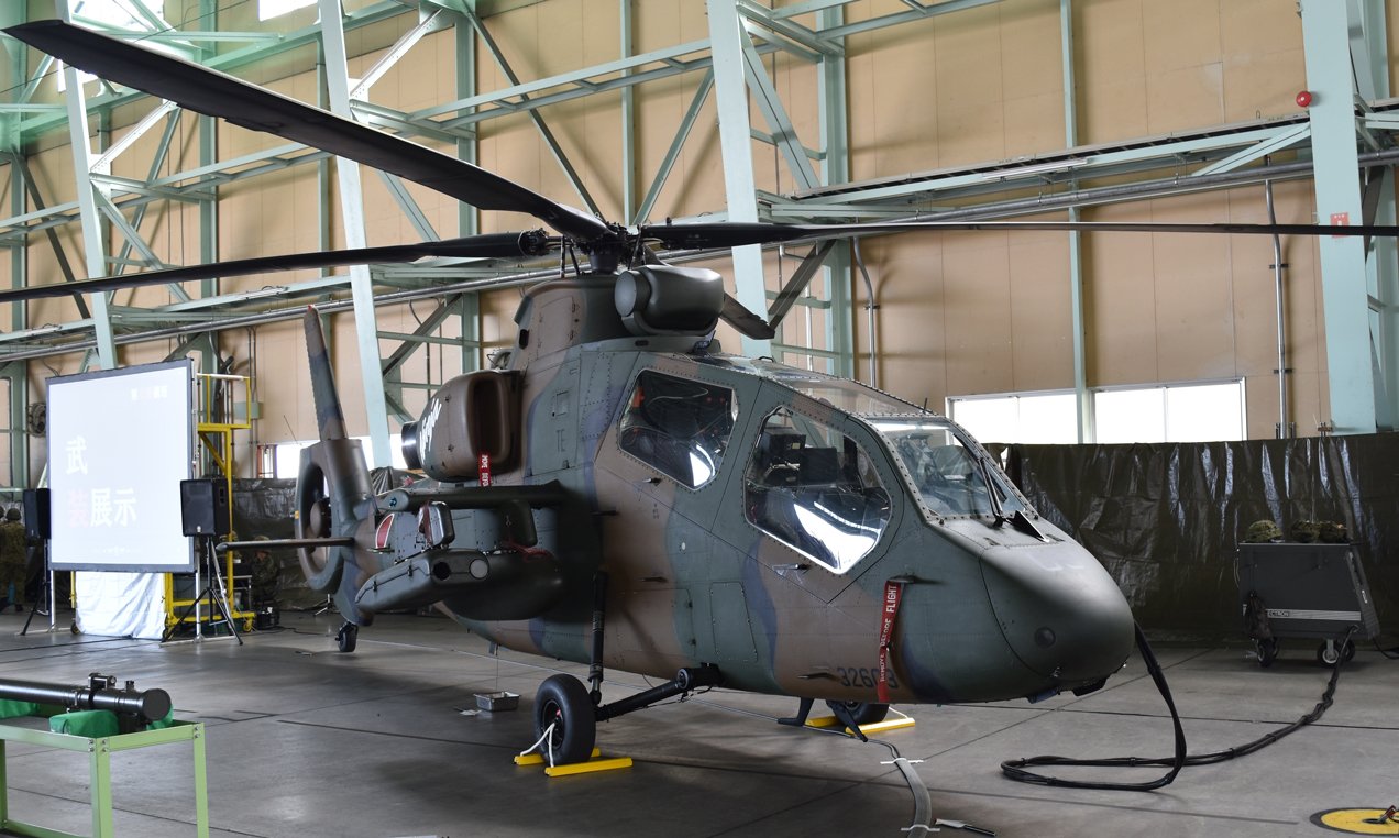 ぶっちゃけ on Twitter: "こちらもシン・ゴジラに登場したニンジャこと国産ヘリOH-1 武装展示で実際にSAMの取り付けなどを実演していました。 https://t.co ...