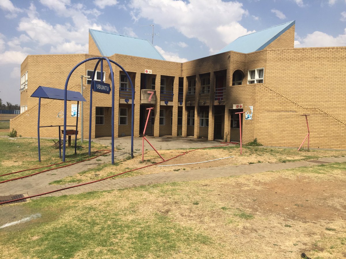 Vaal: #Fees2017 A residential block at #VUT was set alight at its main ...