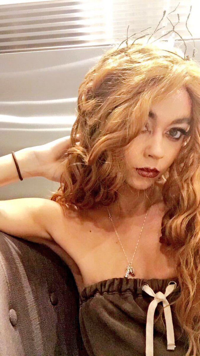 Sarah Hyland Tooth Fairy