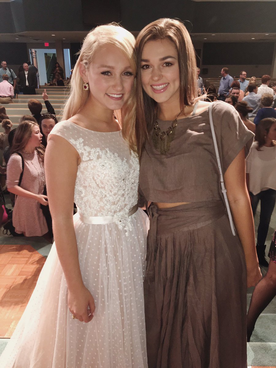 Sadie Robertson Homecoming Queen