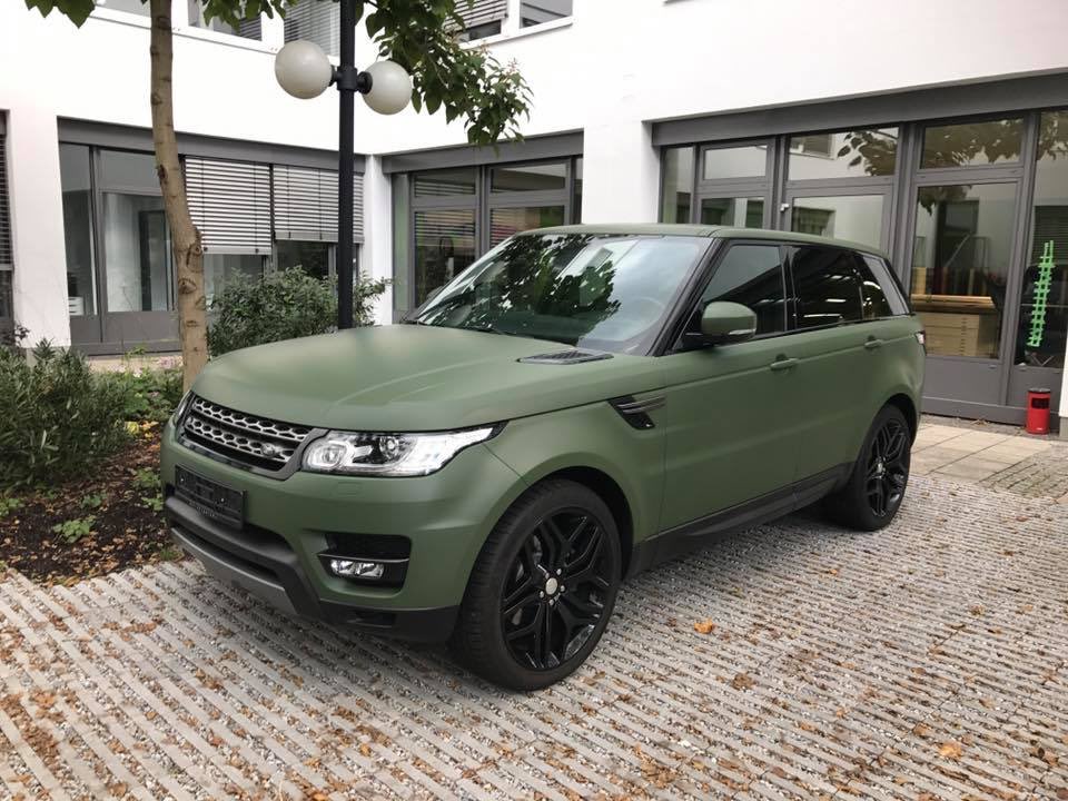 Guys i need your help lol should i wrap my range rover in matte black ...