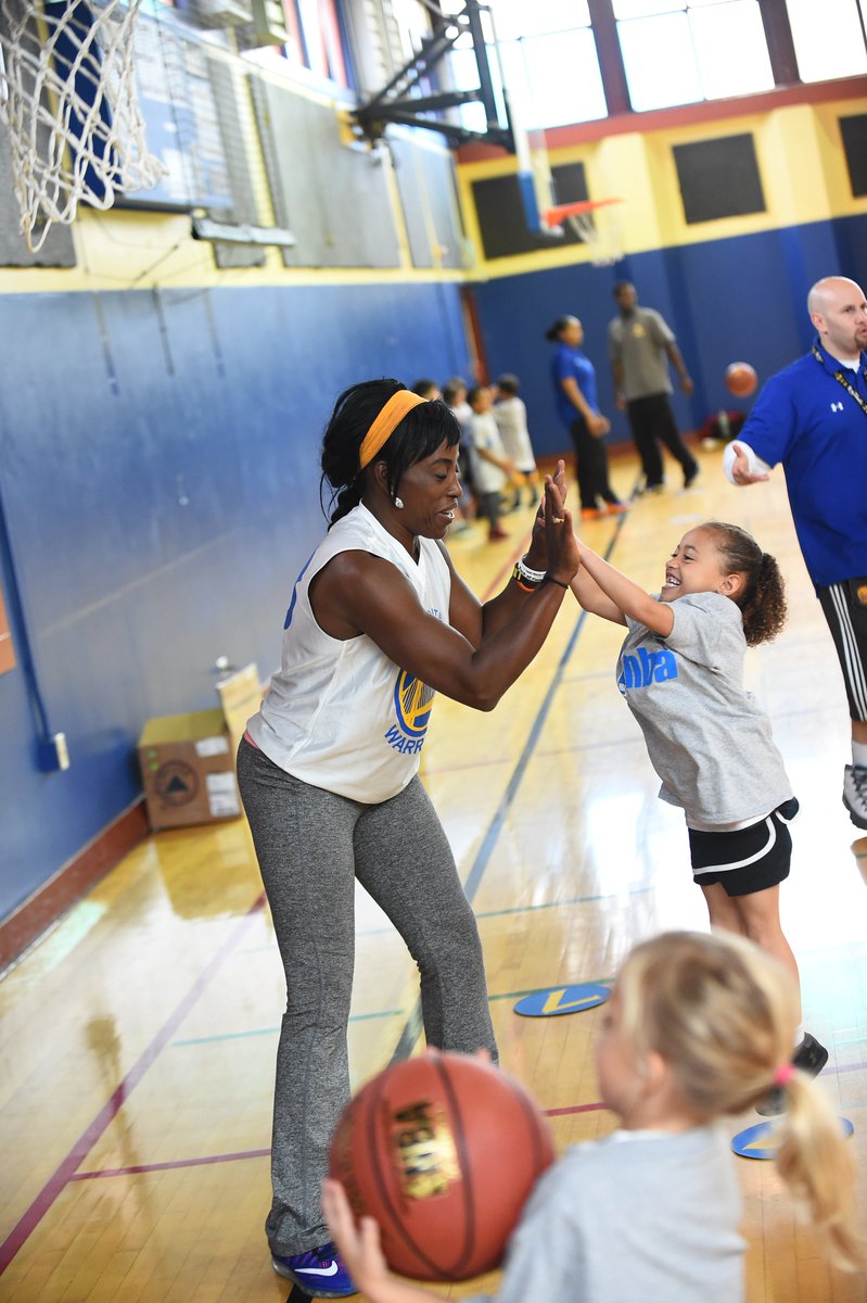 Teamwork makes the dream work! #TeamworkTuesday #JrNBAWeek https://t.co ...