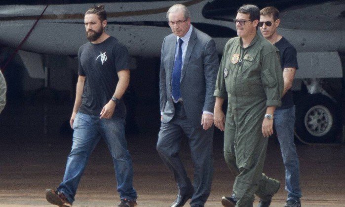 'Samurai da Federal': Policial hipster que escoltou Cunha vira sensação ...