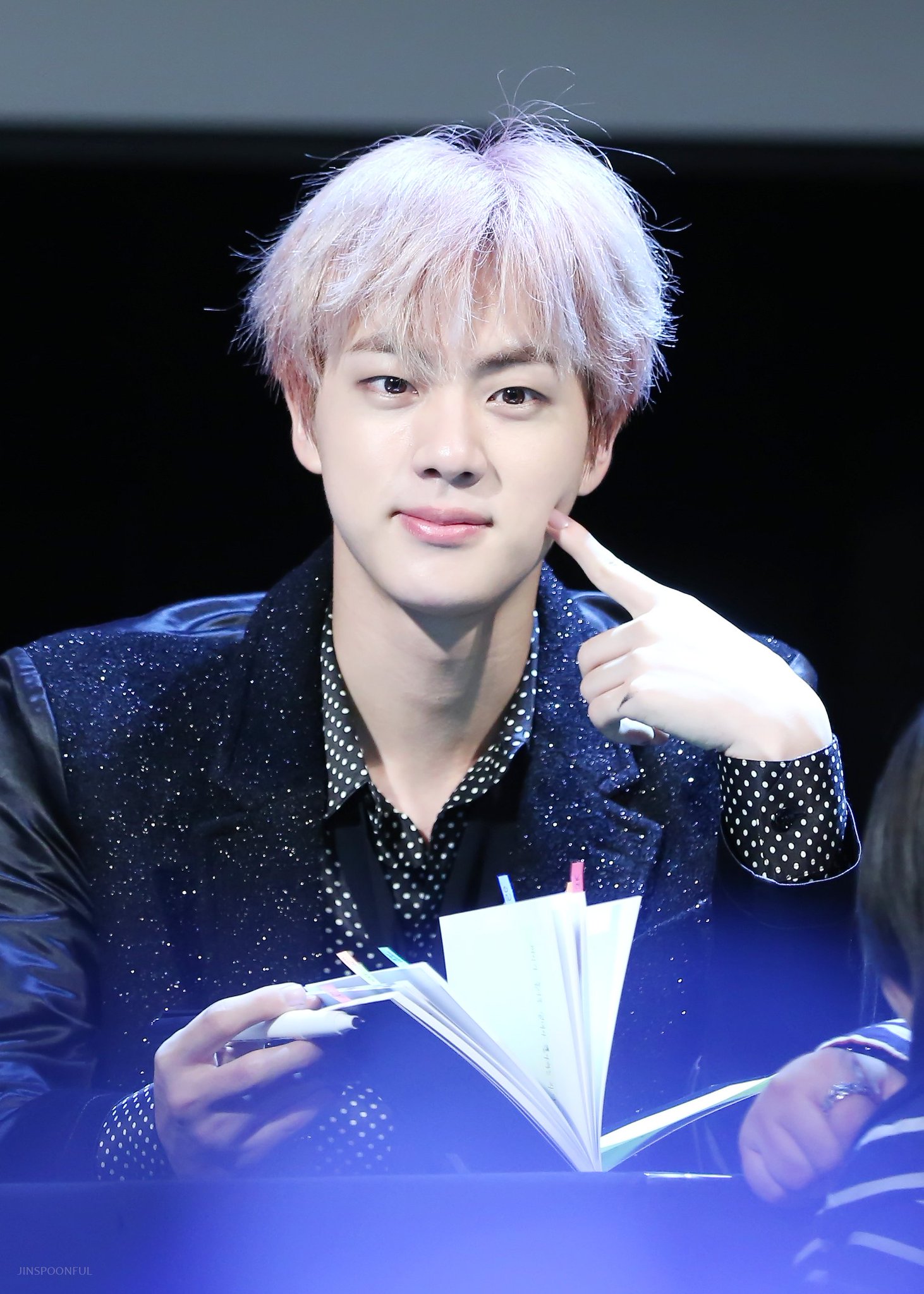 스푼풀🍡 on Twitter: "162015 석지니~♡ #JIN #진 #방탄소년단 @BTS_twt https://t.co/Y2kT6JT6EL https://t.co ...