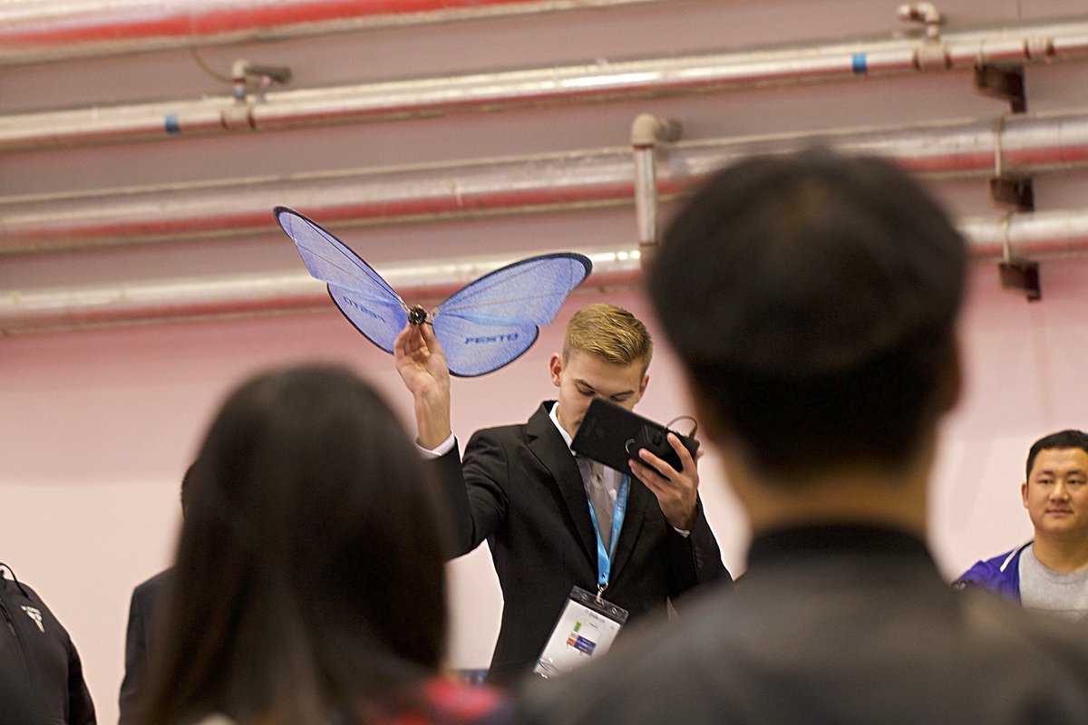 Robotic butterfly created by German robotics company Festo draws crowds ...