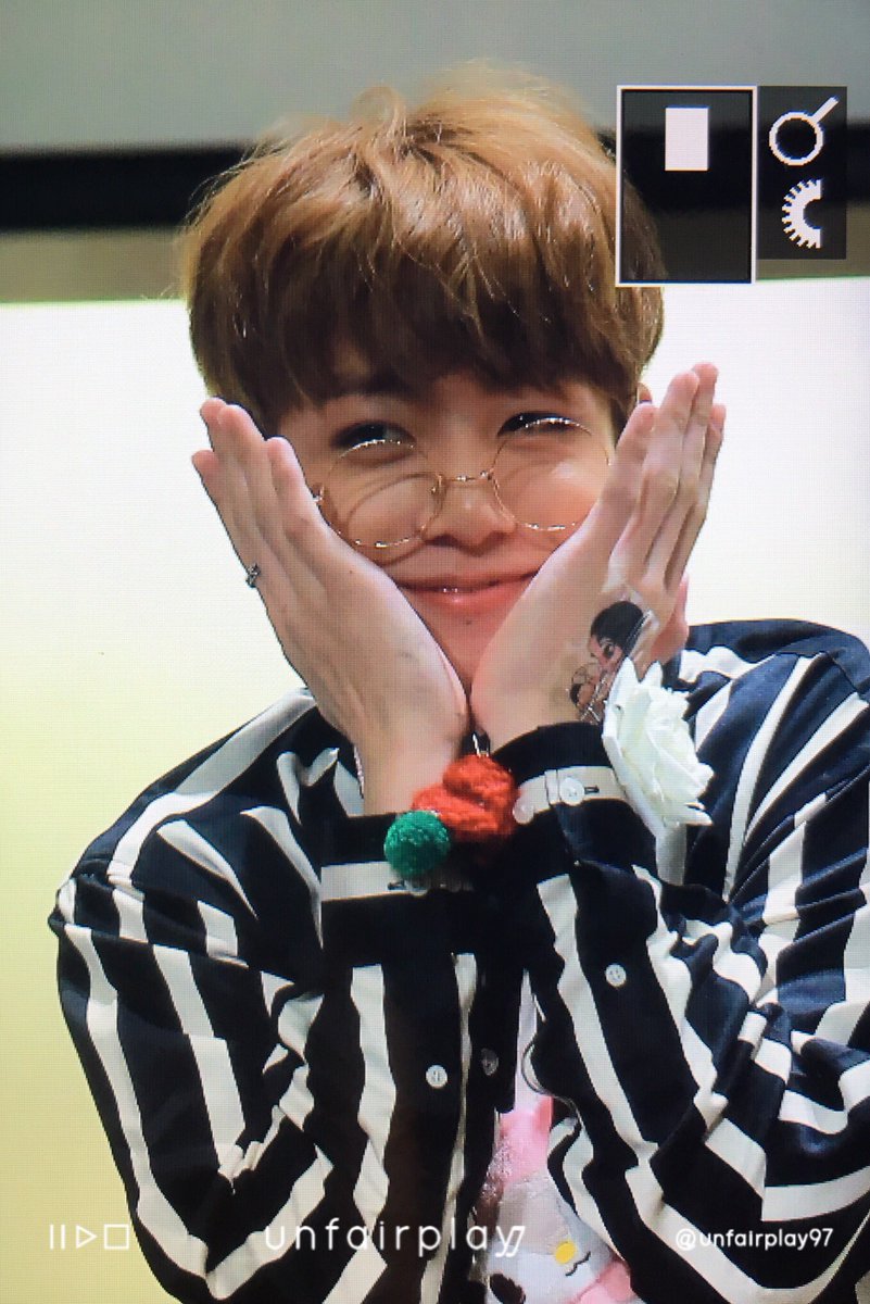 Appreciation Jungkook Is So Cute In Glasses Celebrity Photos Onehallyu