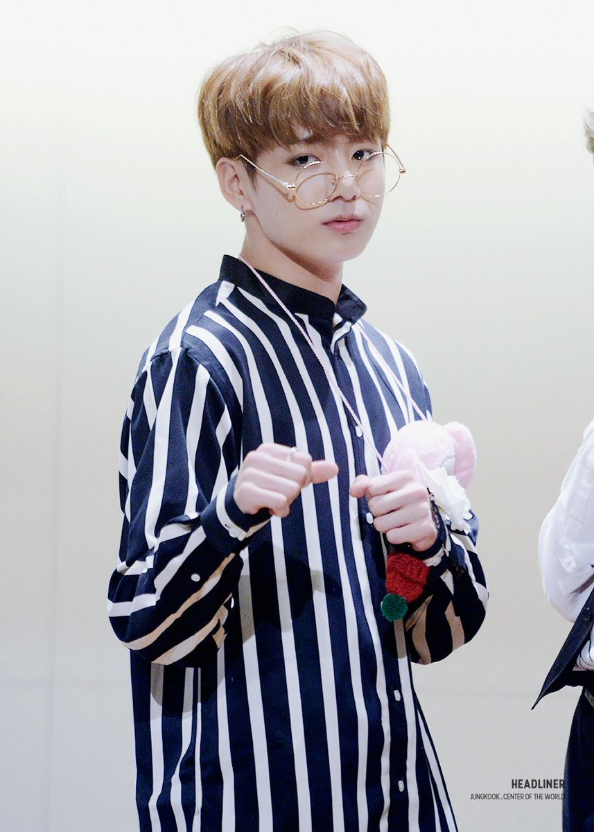 Appreciation Jungkook Is So Cute In Glasses Celebrity Photos Onehallyu