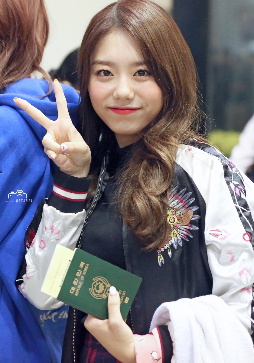 161027 I.O.I ソへ #소혜 #김소혜 #SoHye 金浦空港 #아이오아이 #ioi #소혜 #김소혜 #sohye #아이오아이 ...