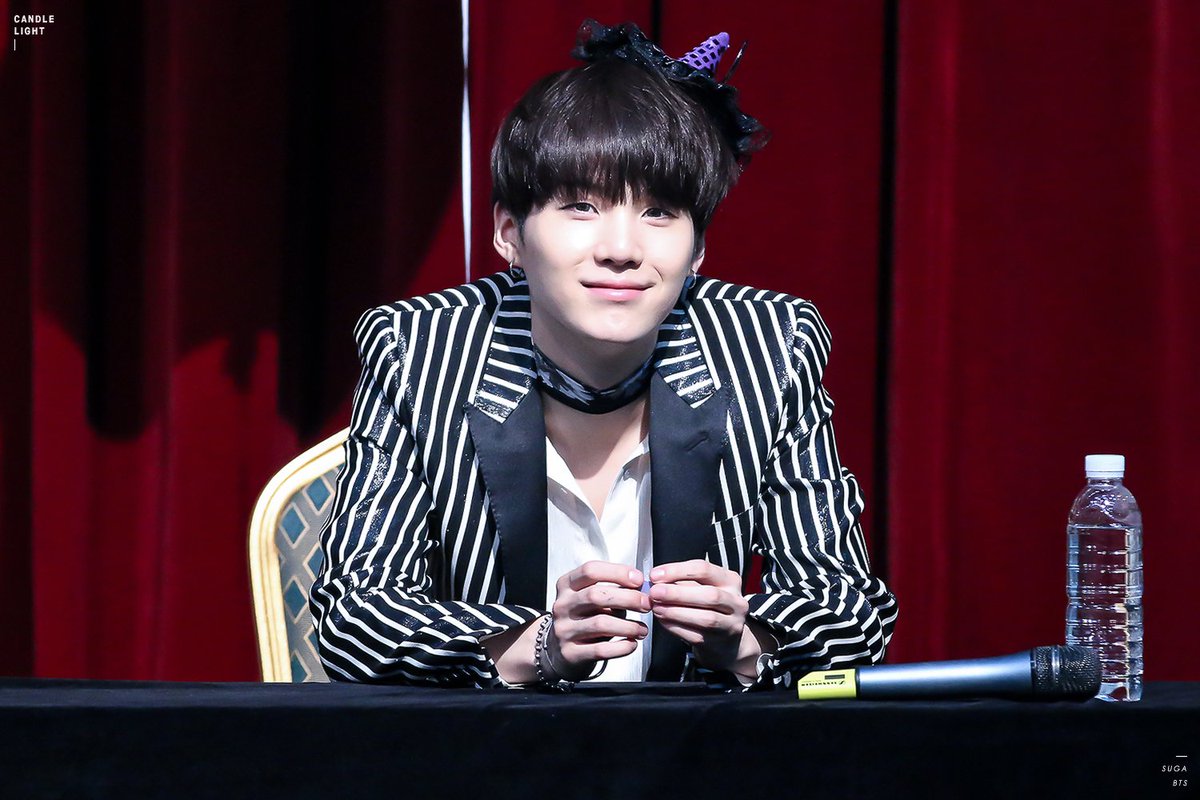 SUPER SUGA on Twitter: "[HQ] 161014 SUGA - Synnara Fansign (cr.candlelight0309) https://t.co ...