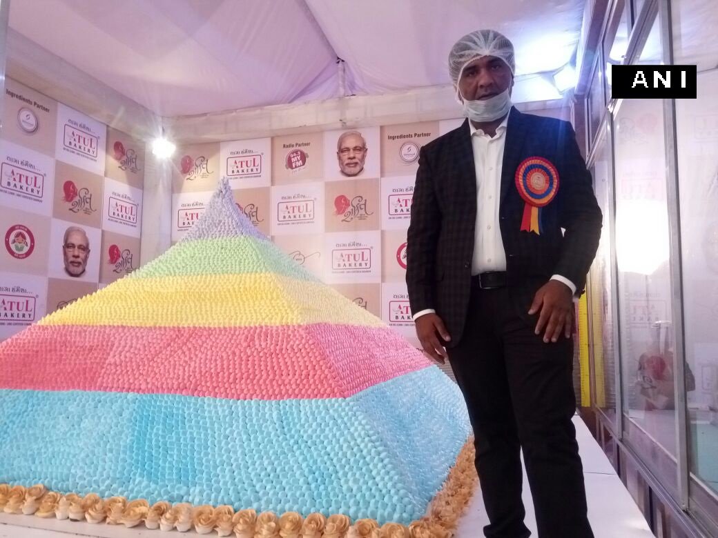 Tallest Cake In The World