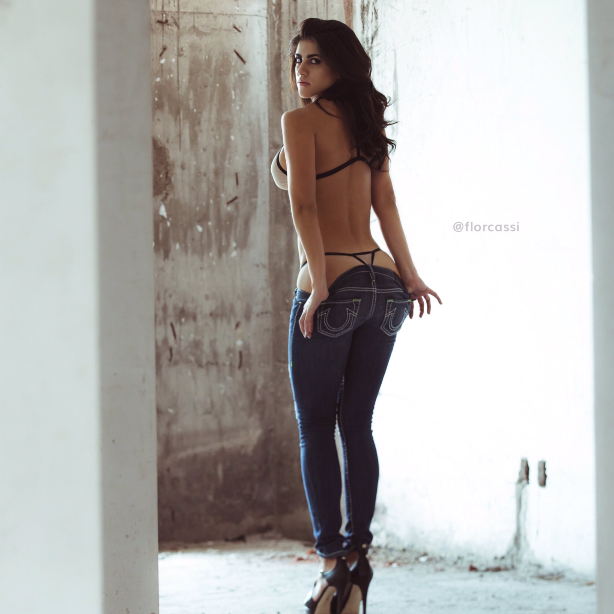 Florencia Cassi on Twitter: "La vi lloverse por dentro,deshacerse hundida en mi hombro...Estaba ...