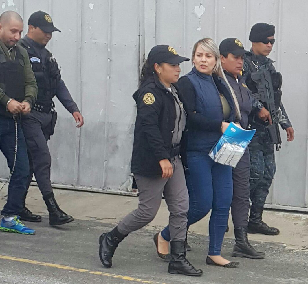 Cynthia cardona sandoval esposa de marlon monroy, alias "el fantasma ...