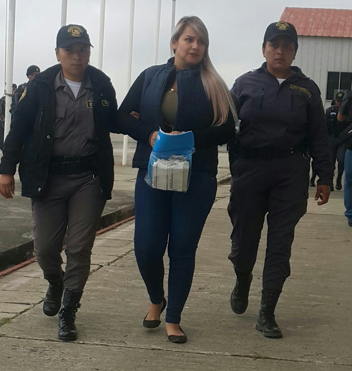 Cynthia Cardona Sandoval esposa de Marlon Monroy, alias "el Fantasma ...