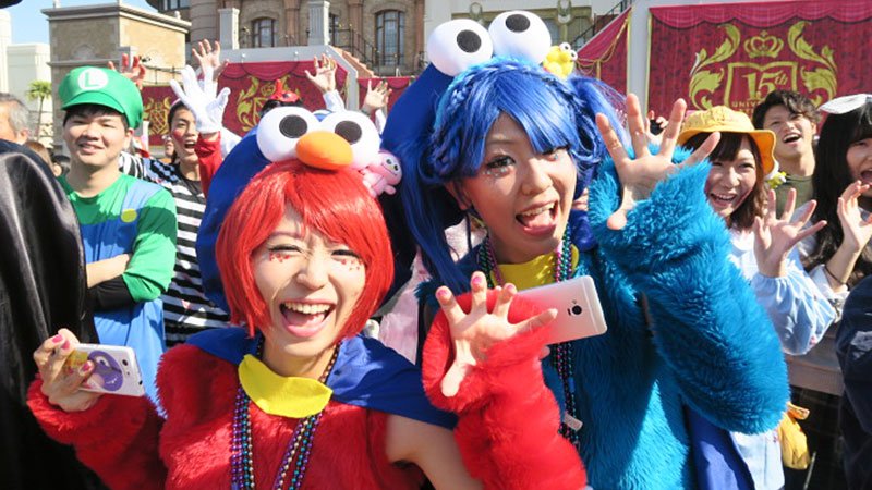 綾小路麗華 / USJ公式 on Twitter: "色鮮やかなお二人だこと。どこにいてもお互いが目印になっていいわね。 #USJ #仮装で熱狂 https://t.co/HDC7r5CHiJ ...