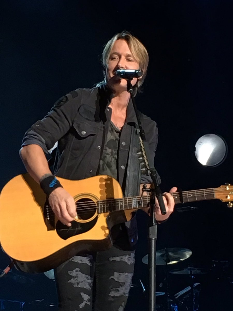 Keith Urban News Update…Keith On Tour: Milwaukee, Wisconsin…*ripCORD ...