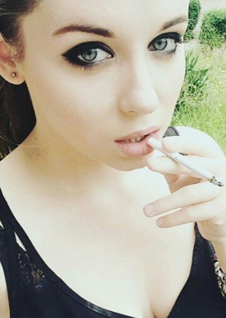 Smoking Paradise On Twitter Smoking Smokingfetish Smokefetish