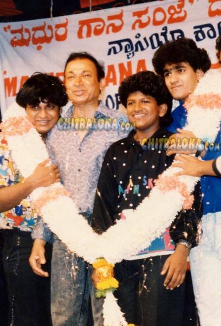 Kannada Actor Puneeth Rajkumar Family Photos