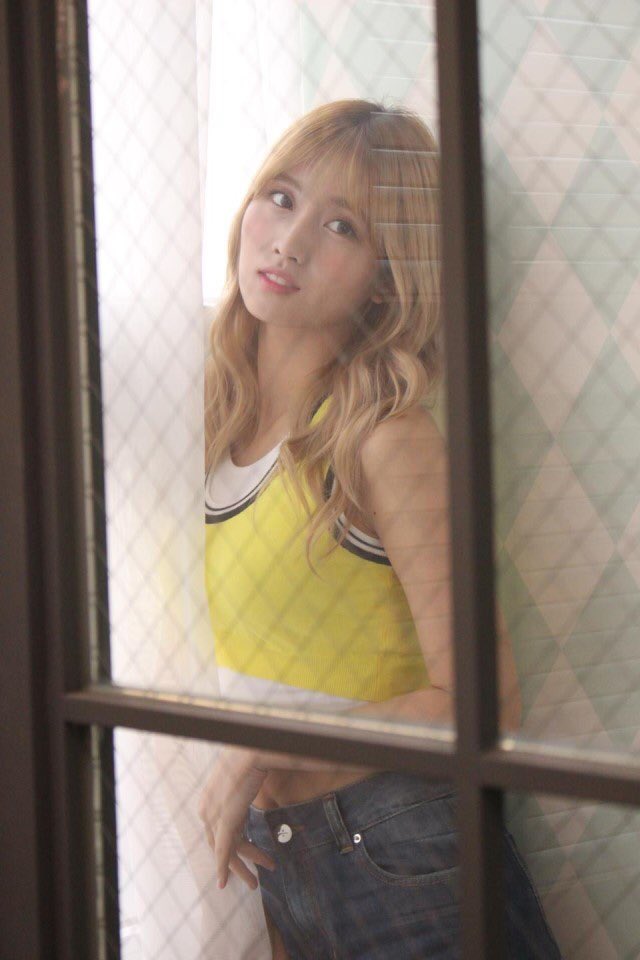 Momo (2017) with subtitles english HDrip online - coollfiles