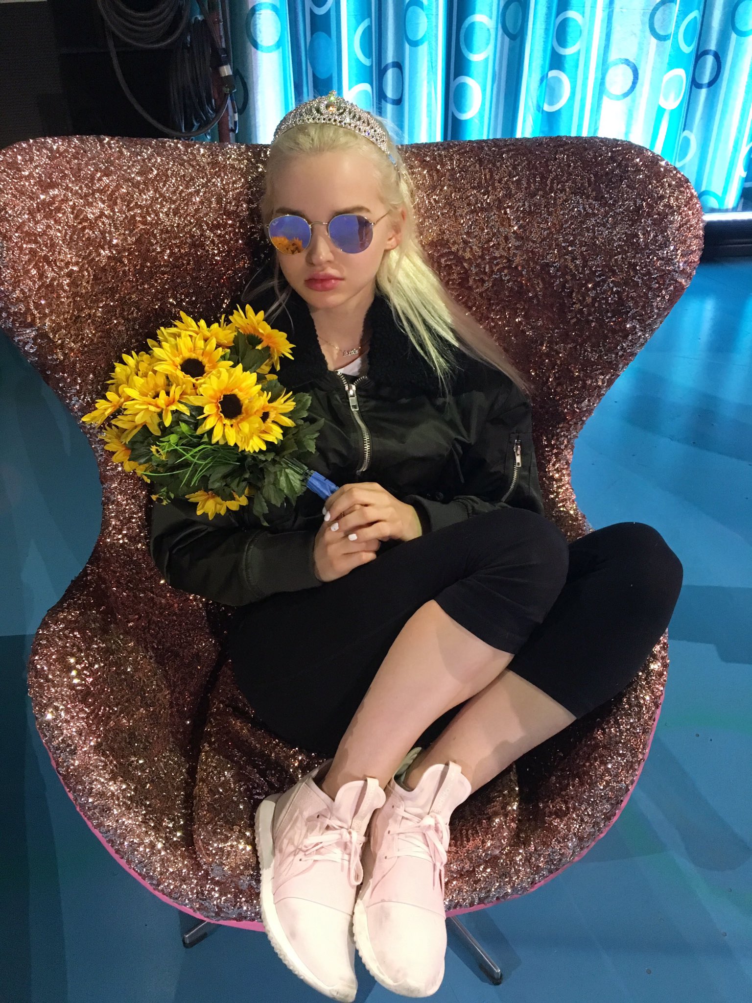 Dove Cameron Twitter