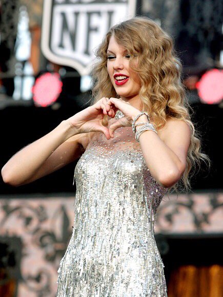 Taylor Swift Fearless Tour Heart