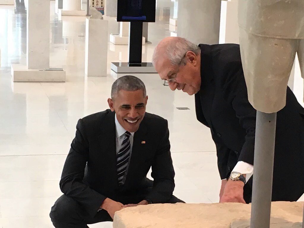 Obama tours the Acropolis Museum