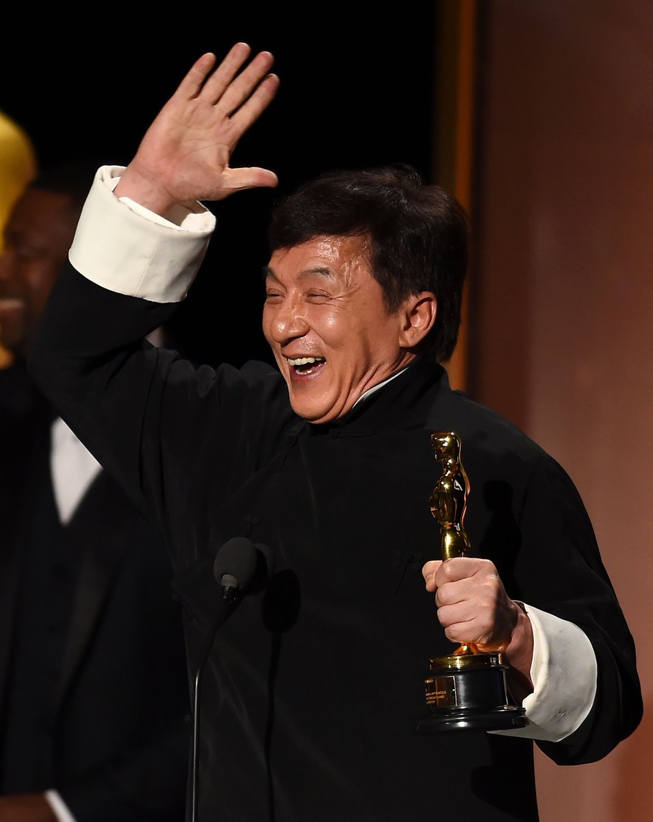 El actor Jackie Chan recibió un Óscar honorífico a su carrera ...