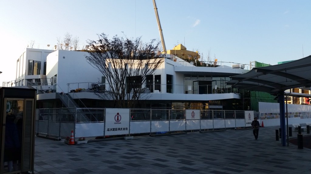 太田市広報課 On Twitter 太田駅北口に建設中の太田市美術館・図書館の外部に植栽が行われました。オープンが楽しみですね。 工事の