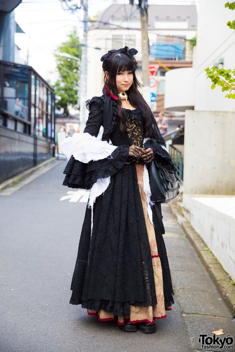 Japanese goth designer in Harajuku w/ dark fashion by , Axes Femme & h ...
