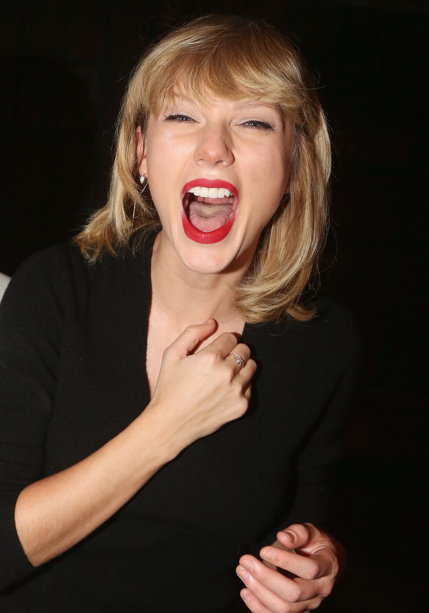 Taylor Swift Excited Face
